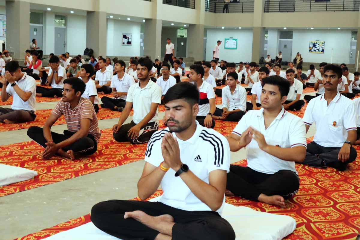 Yoga Day Celebration with Yog Guru Ramnish Vatsa - Noida International ...
